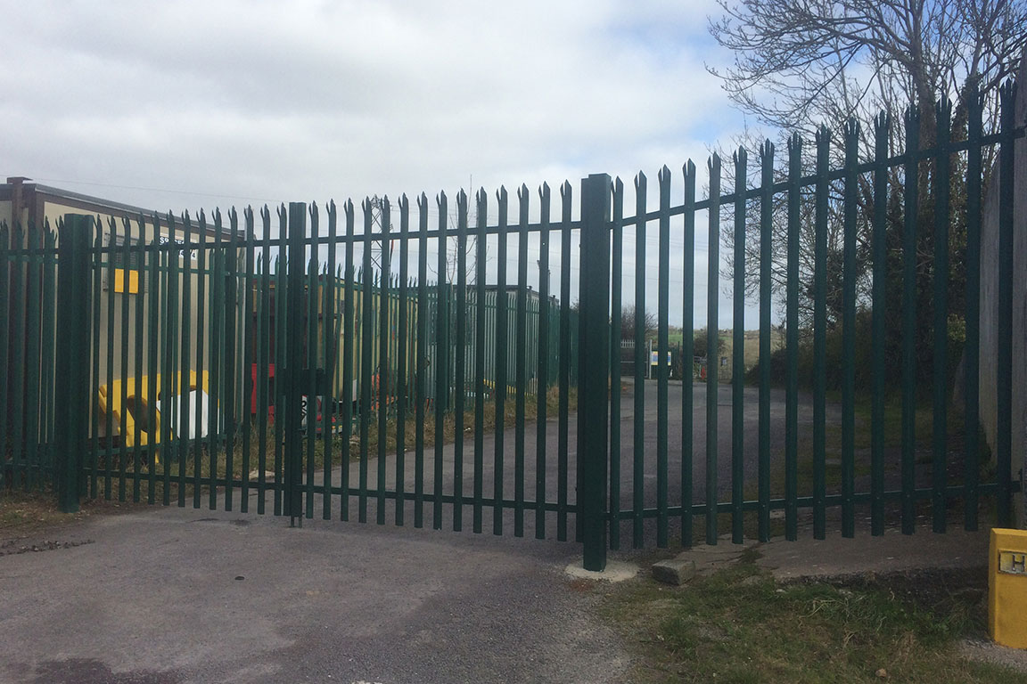 Residential Palisade Fencing - Bernard Spillane Engineering