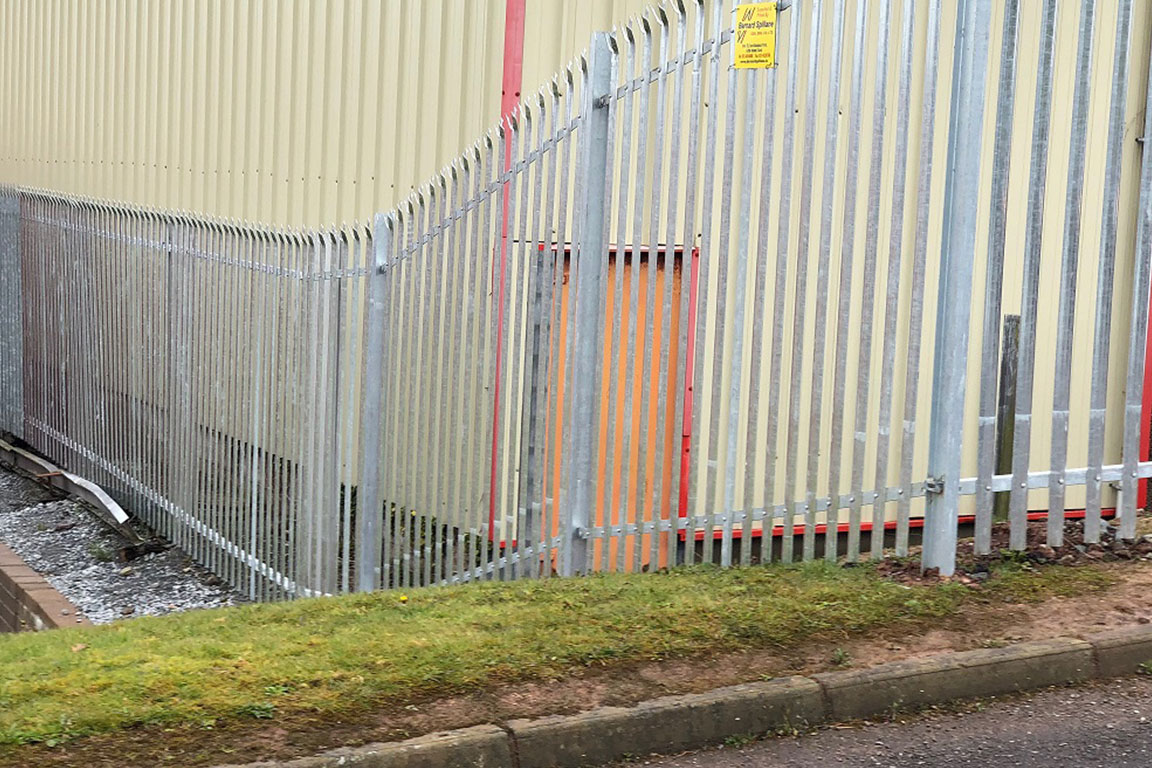 Residential Palisade Fencing - Bernard Spillane Engineering