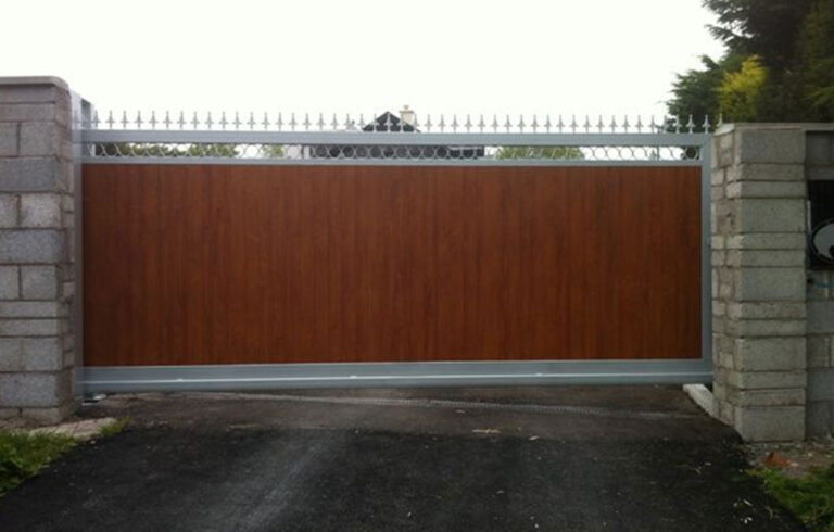 Sliding Timber Gates - Bernard Spillane Engineering